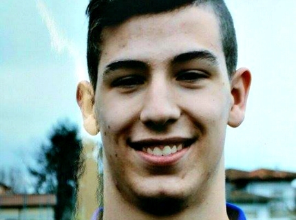 A 16 anni lascia gli ALLIEVI REGIONALI e debutta in SECONDA CATEGORIA