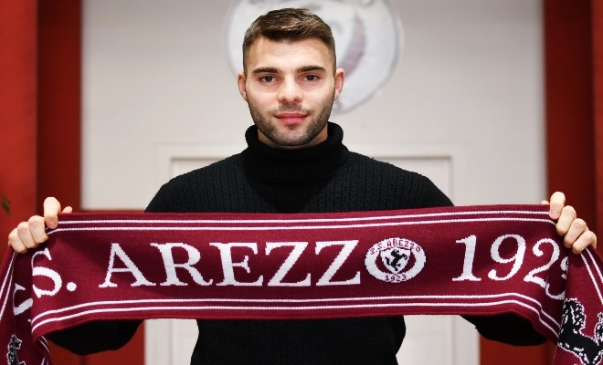L'AREZZO cambia pelle: torna un ATTACCANTE che arriva dalla PUGLIA